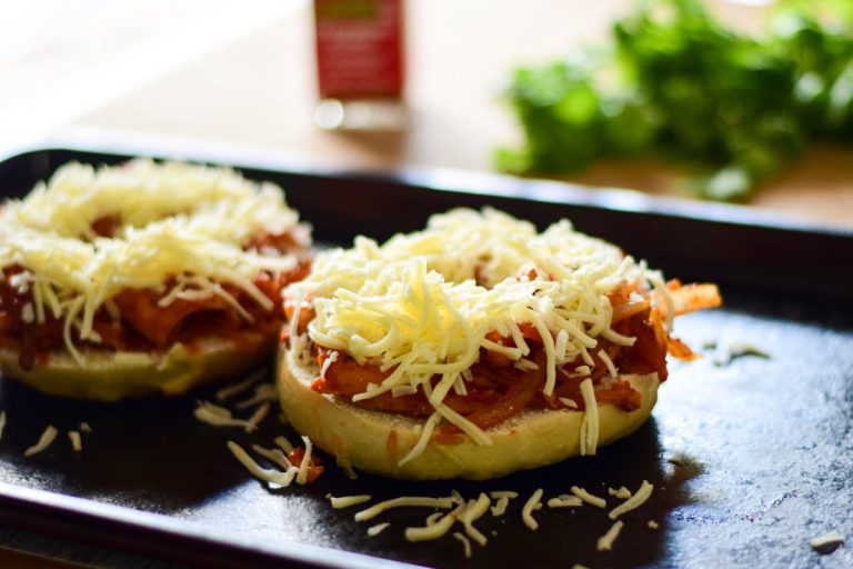 Chili Lime Chicken Bagel Melt - Grumpy's Honeybunch