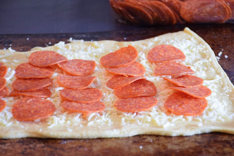 Cheesy Garlic Pepperoni Roll Recipe - Grumpy's Honeybunch