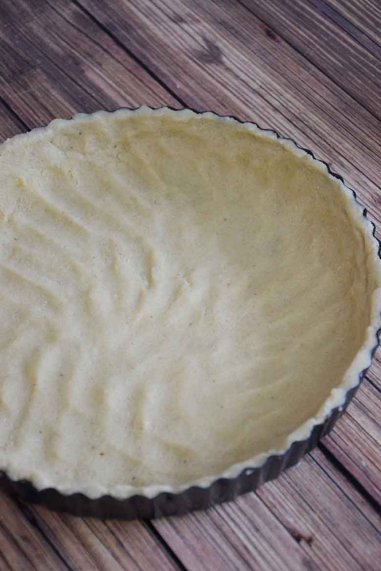 Easy Strawberry Tart with Almond Cream Filling - Grumpy's Honeybunch