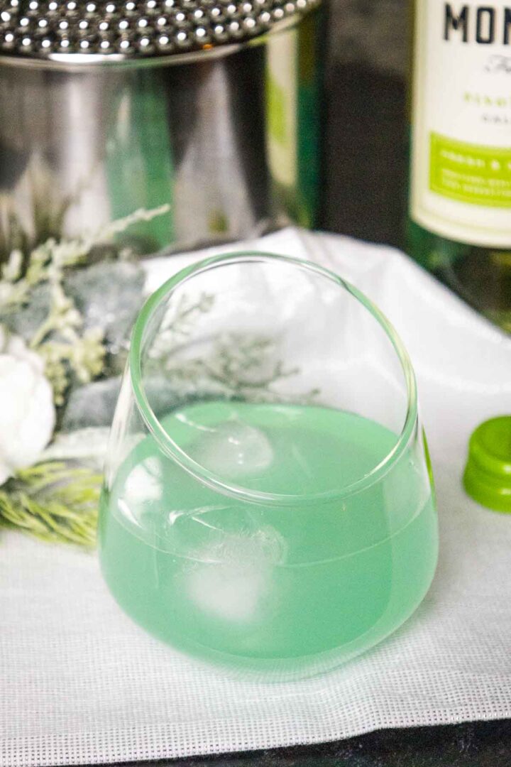 Blue Diamond Wine Cocktail - Grumpy's Honeybunch