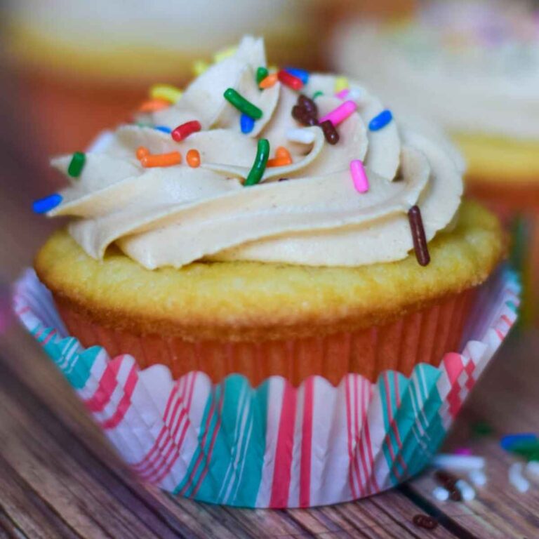 Peanut Butter and Jelly Cupcakes - Grumpy's Honeybunch