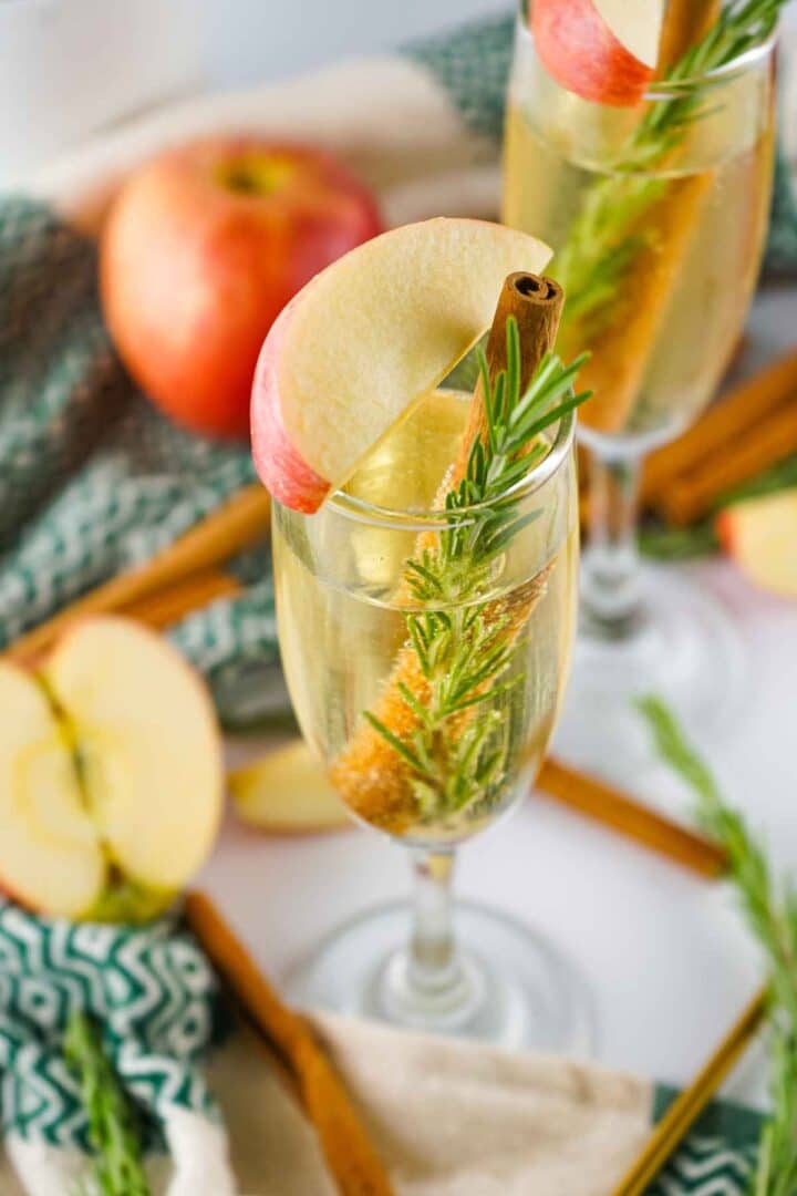 Easy Apple Cider Mimosa: A Delicious Fall Cocktail - Grumpy's Honeybunch