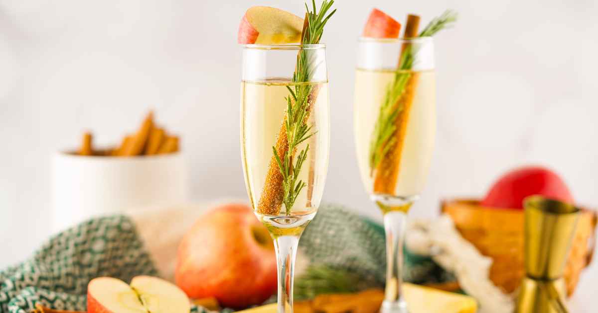 Easy Apple Cider Mimosa: A Delicious Fall Cocktail - Grumpy's Honeybunch