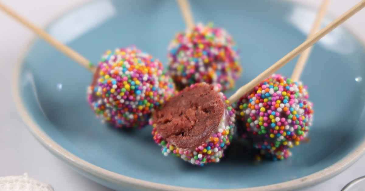Red Velvet Cake Pops: Easy Small Batch Recipe - Grumpy's Honeybunch